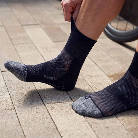 Feetures Elite Light Cushion Quarter Socks (1 Pair | 2 Colours) – iRUN ...